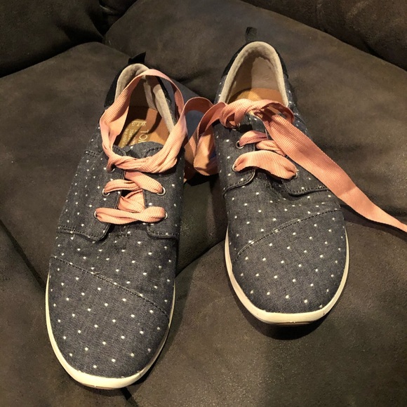 Toms | Shoes | Toms Tennis Shoes | Poshmark